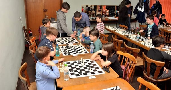 Micii şahişti deveni confirmă - Stiri si informatii din judetul ...