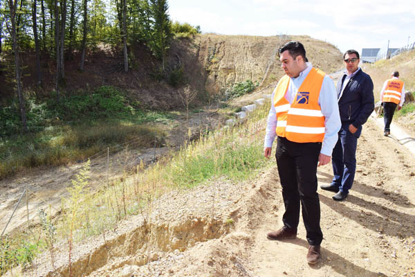 Ministrul Răzvan Cuc, ajuns din nou pe Lotul 3 al autostrăzii Lugoj ...