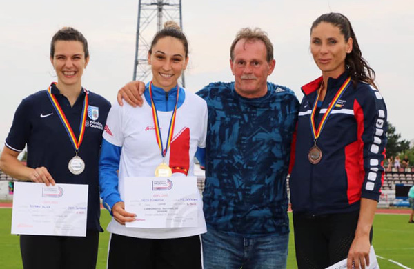 „Este o perioadă tristă, la care nu mă aşteptam“. Discuţie cu prof ...