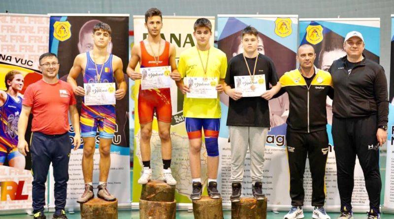 LUPTE LIBERE. S-au luptat până au cucerit medalii - Stiri si informatii ...