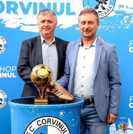 Este oficial! Corvinul are un magazin cu materiale promoţionale. Cine a ...